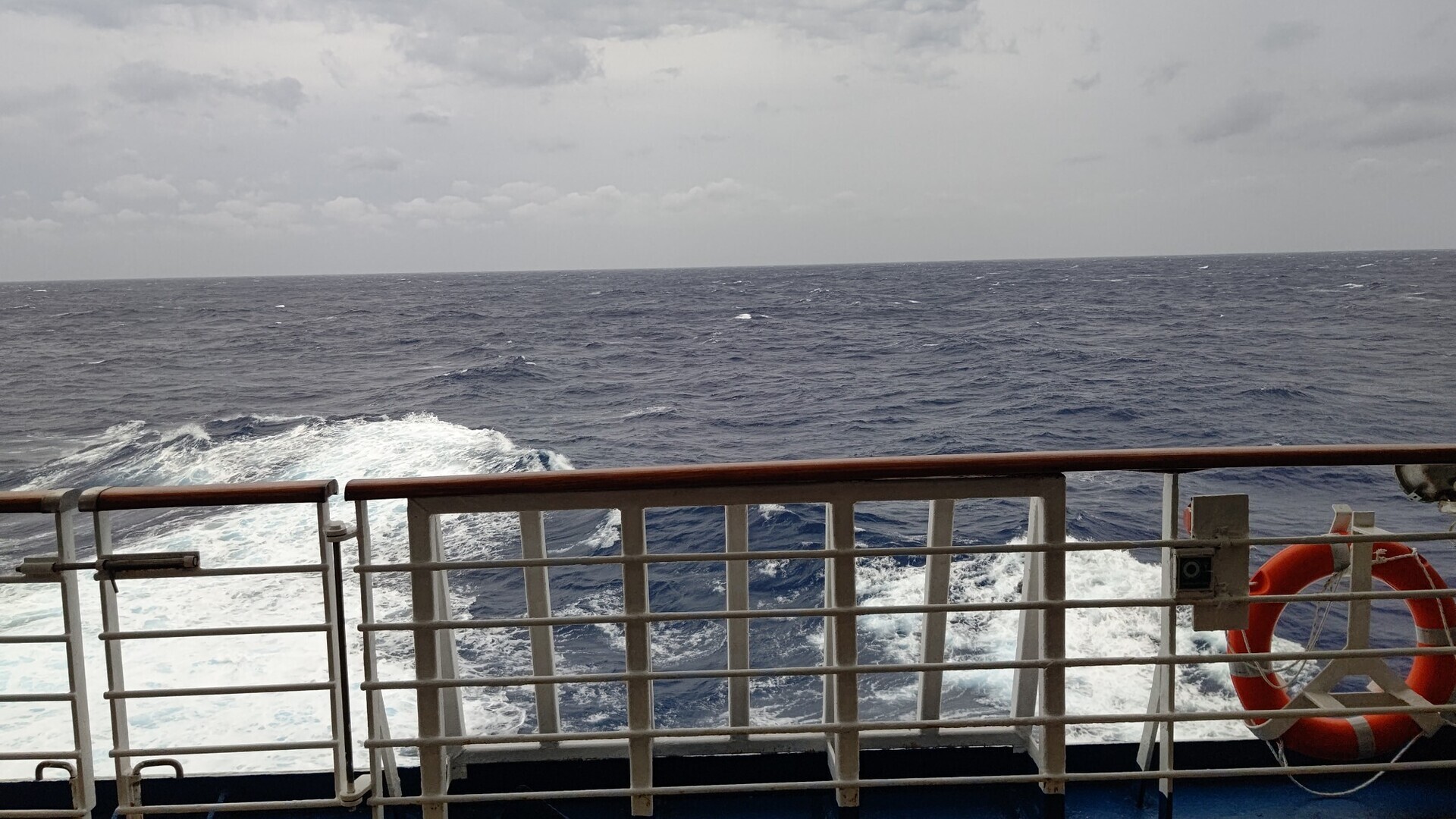 パシフィック・ワールドで日本一周#42【黒船編】 8.15土佐はまぼろし～ラスト・アットシー: 航海作家カナマルトモヨシの船旅人生